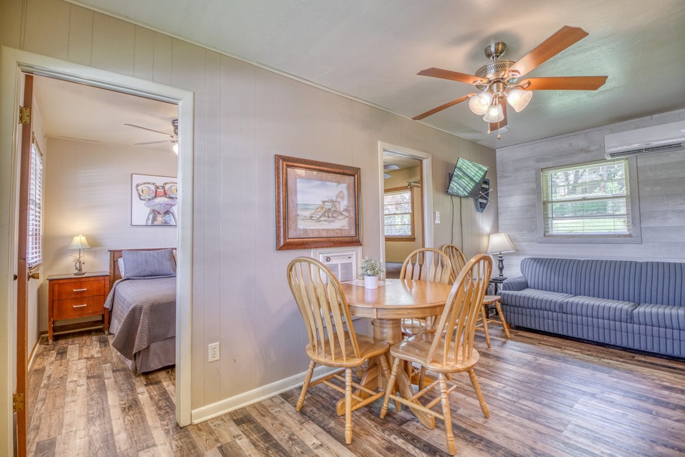 CABINS 9-12 - Fish N Fun Resort