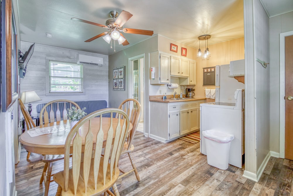 CABINS 9-12 - Fish N Fun Resort